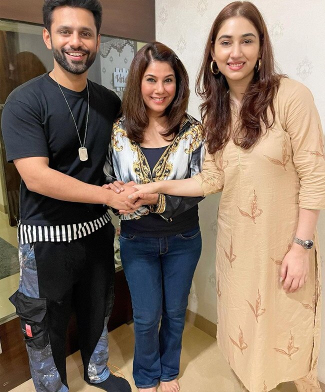 Rahul Vaidya Makes Disha Parmar Feel Special Once Again