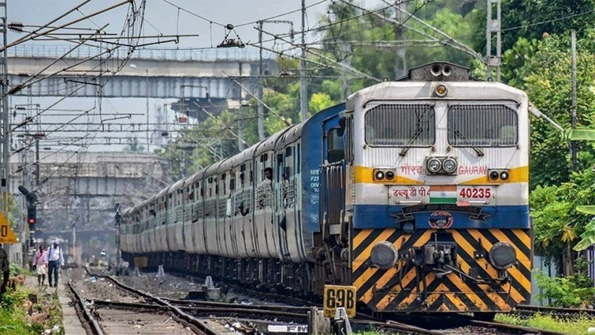 Kashmir Himsagar Express Kashmir Himsagar Express