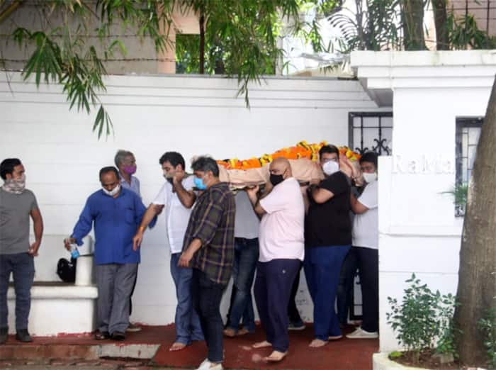 Raj Kaushal's Funeral: Ronit Roy, Huma Qureshi And Others Support ...