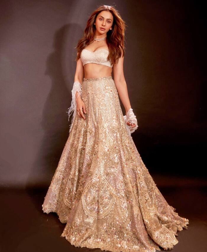 Rakul Preet Sets Hearts Ablaze in Golden Lehenga With Tube Shimmery ...
