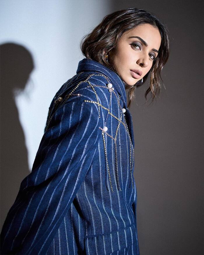 Rakul Preet Singh Exudes Sultriness in Hot Blue Shirtless Stripped ...