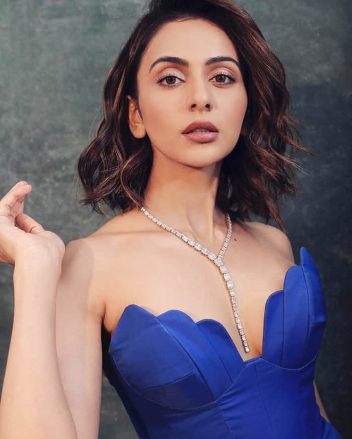 Rakul Preet Singh Exudes Sensuality