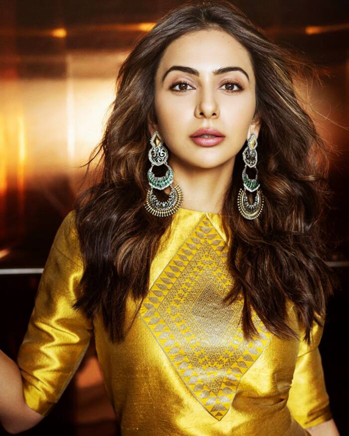Rakul Preet Singh Poses With a Book in New Photoshoot But We Want to ...