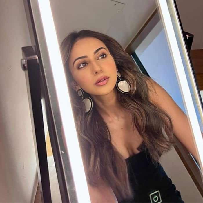 Rakul Preet Singh Looks Weekend Ready in Latest Photos