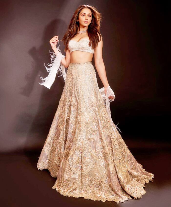 Rakul Preet Sets Hearts Ablaze in Golden Lehenga With Tube Shimmery ...