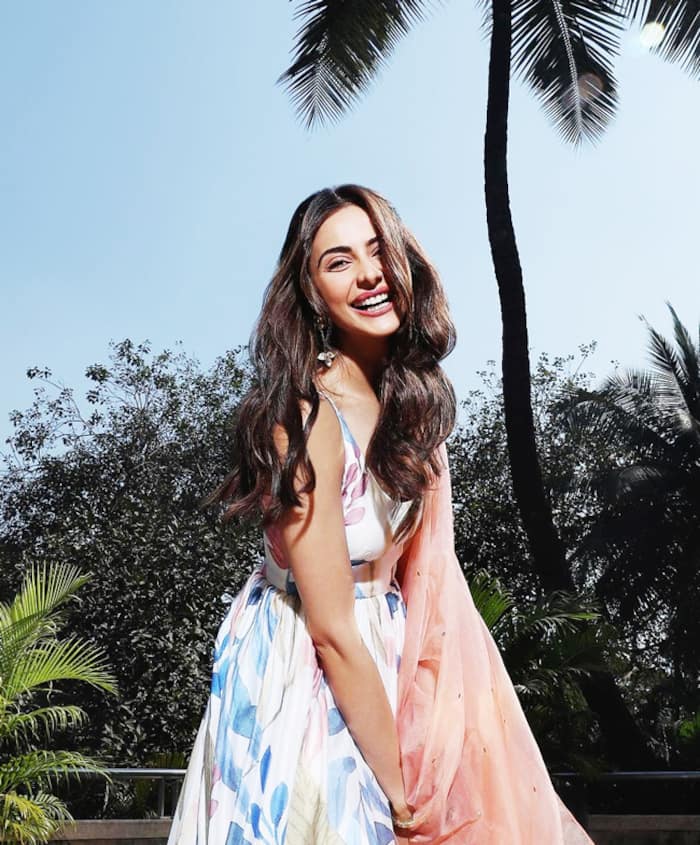 Rakul Preet Singh Poses With a Book in New Photoshoot But We Want to ...