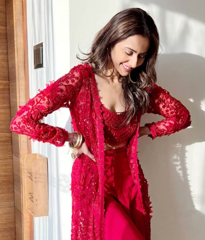 Rakul Preet Singh Poses With a Book in New Photoshoot But We Want to ...