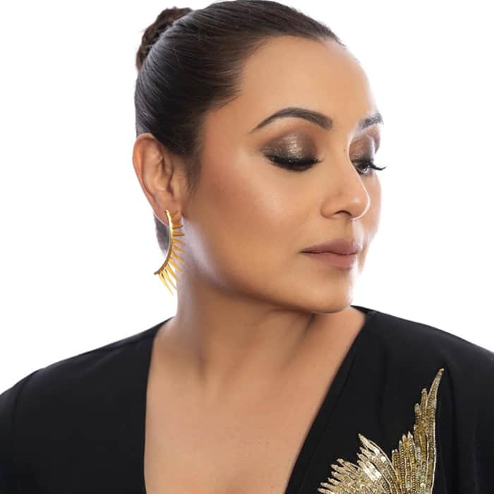 Rani Mukerji Wins Heart In Latest Pictures In Black Saree