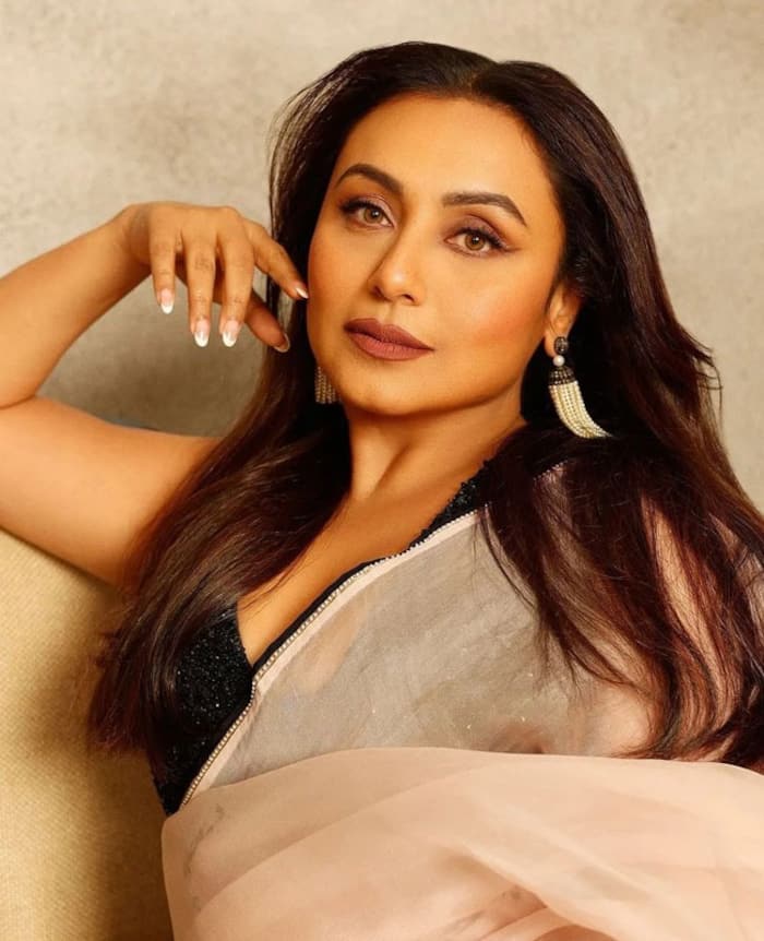 Rani Mukerji in Sheer Saree And Hot Sequin Blouse Will Instantly Remind ...