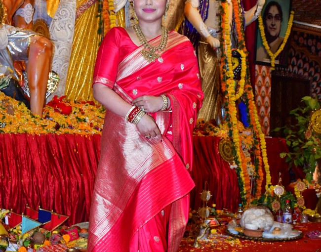 Rani Mukherjee styled the traditional look with statement jewellery