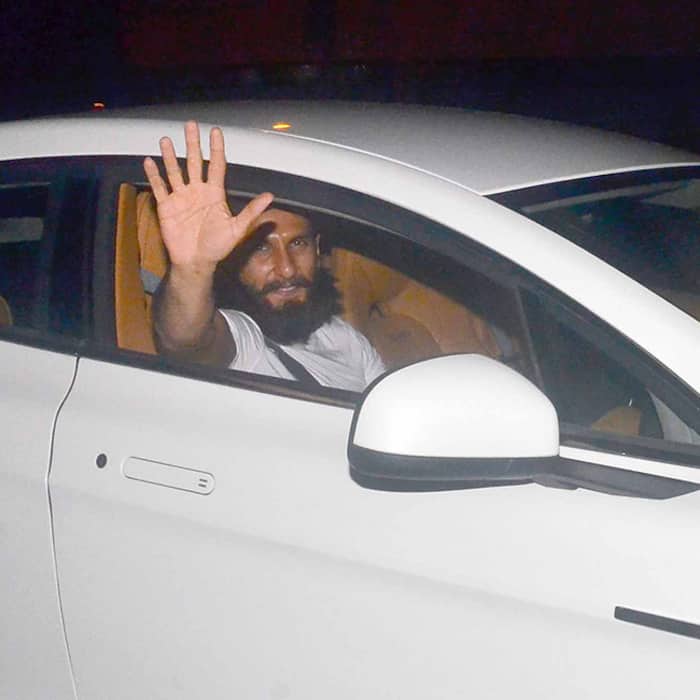 Ranveer Singh celebrates 31st birthday with girlfriend Deepika Padukone ...