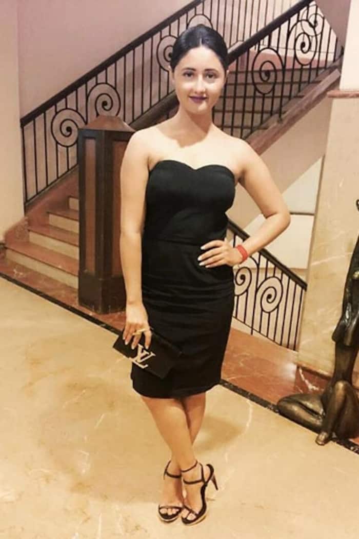 Uttaran fame beautiful Rashami Desai turns BOLD post her separation ...