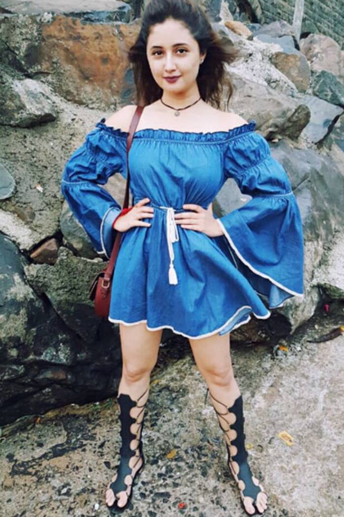 Uttaran fame beautiful Rashami Desai turns BOLD post her separation ...