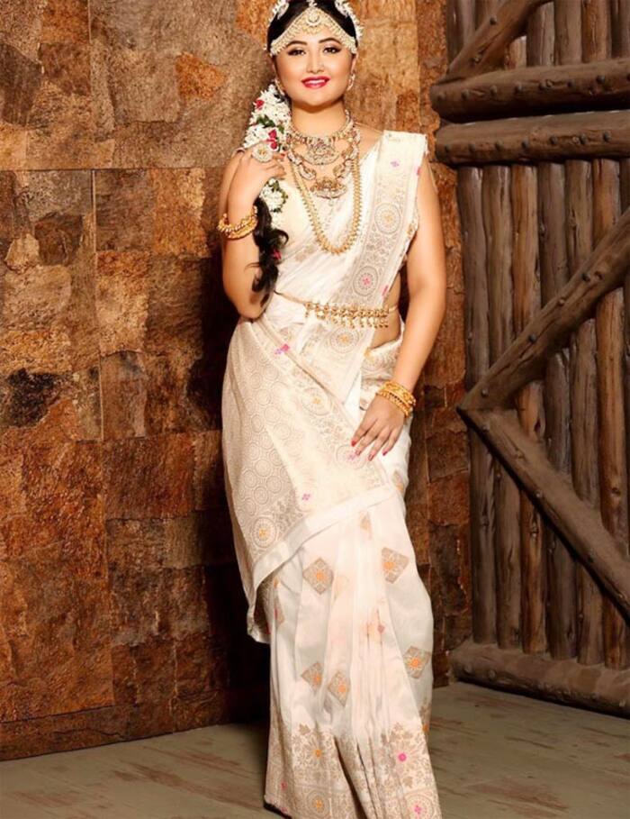 Rashami Desai Turns Into Gorgeous South Indian Bride And We Can't Get ...