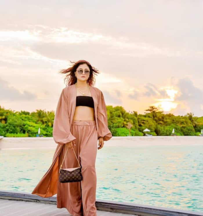Rashami Desai Flaunts Her Beach Bod As She Vacays In Maldives | See ...