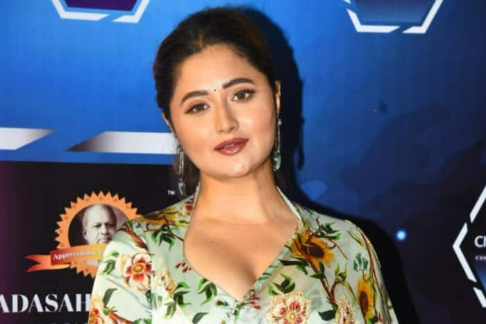 Dadasaheb Phalke Awards: Rashami Desai Brings Flower-Like Glamour to ...