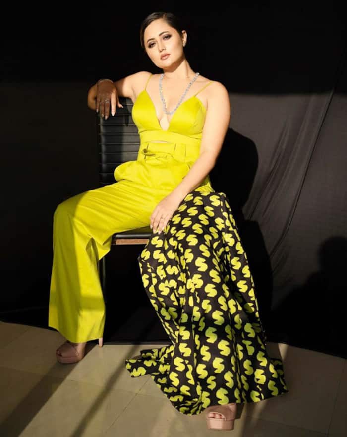 Rashami Desai Aces Smoking Hot Look in Plunging Neckline Bold Dress ...