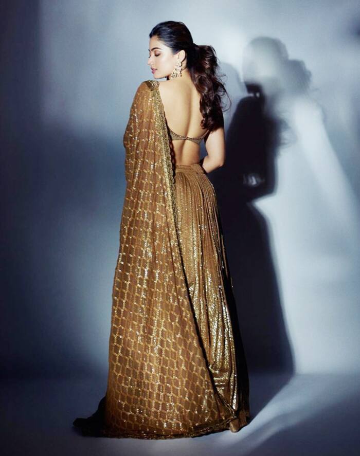 Rashmika Mandanna Sets hearts Ablaze as She Dazzles in Golden Shimmery Lehenga- HOT PICS