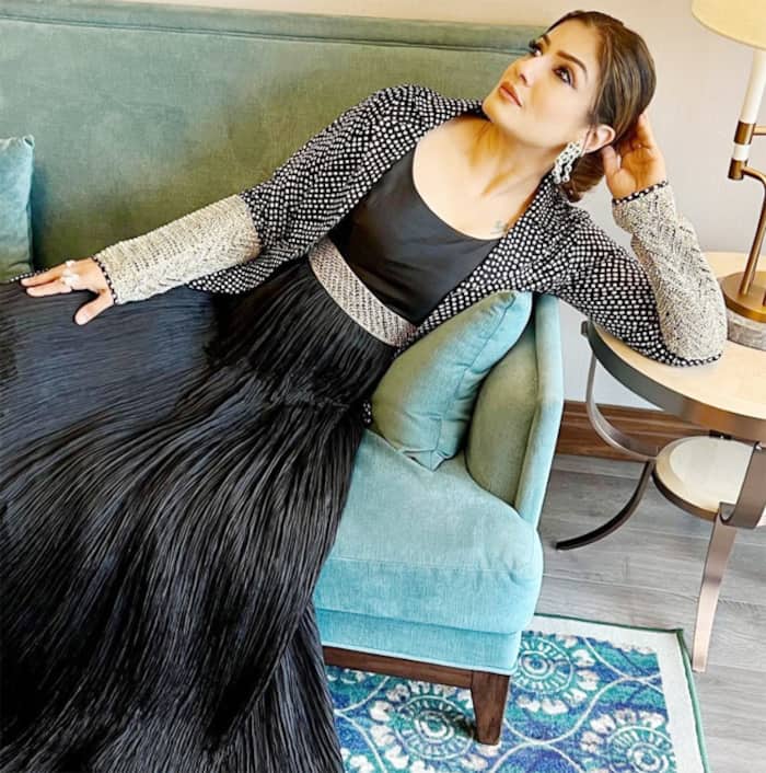 Raveena Tandon Looks Like a Piece of Art