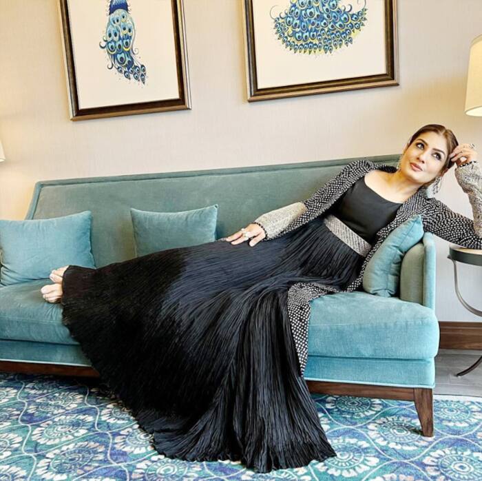 Raveena Tandon Looks Like a Piece of Art