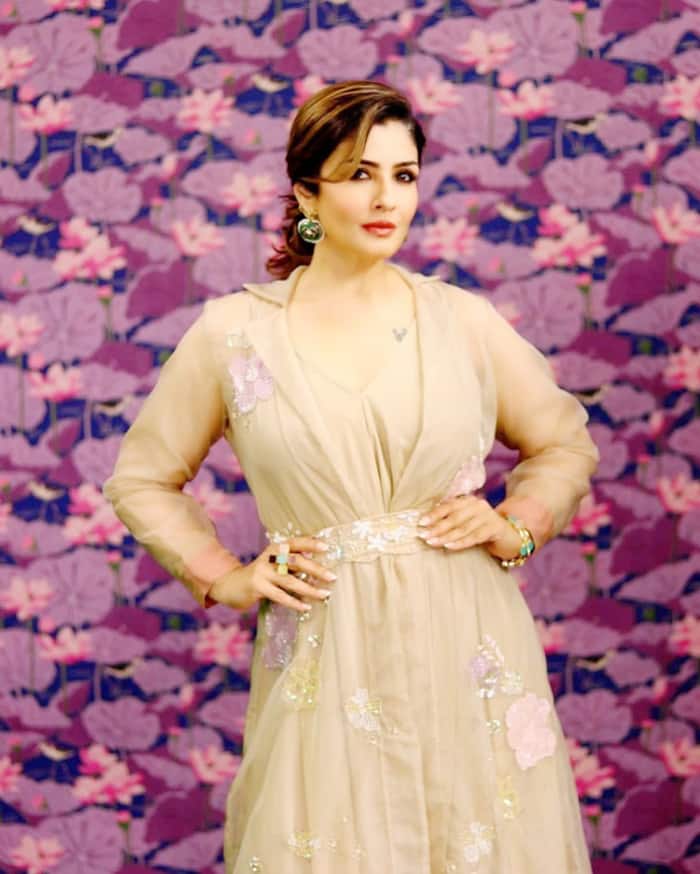Raveena Tandon in Ivory White Floral Embroidered Kurta is Making Our ...
