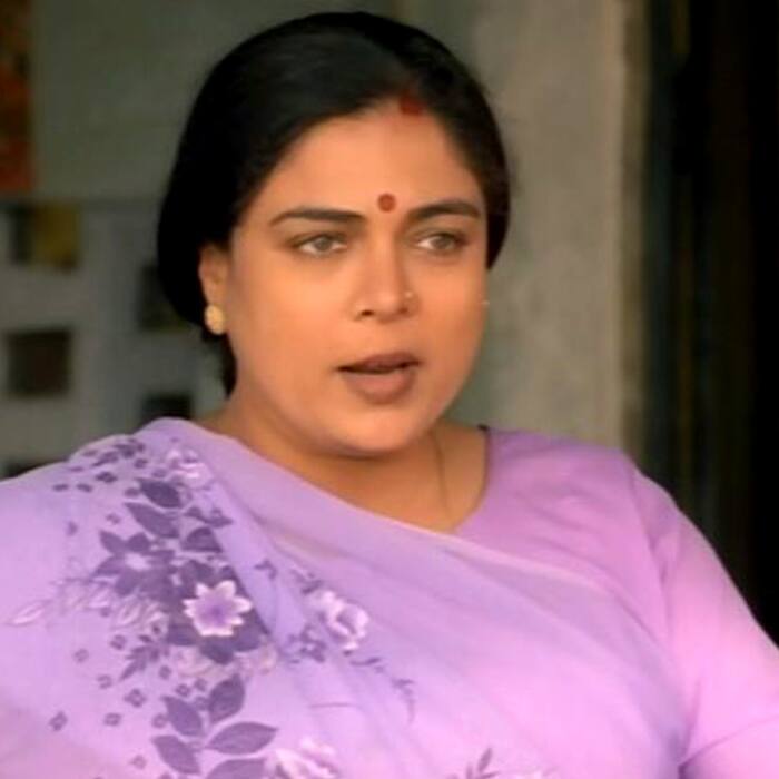 Veteran actress Reema Lagoo dies of cardiac arrest at 59