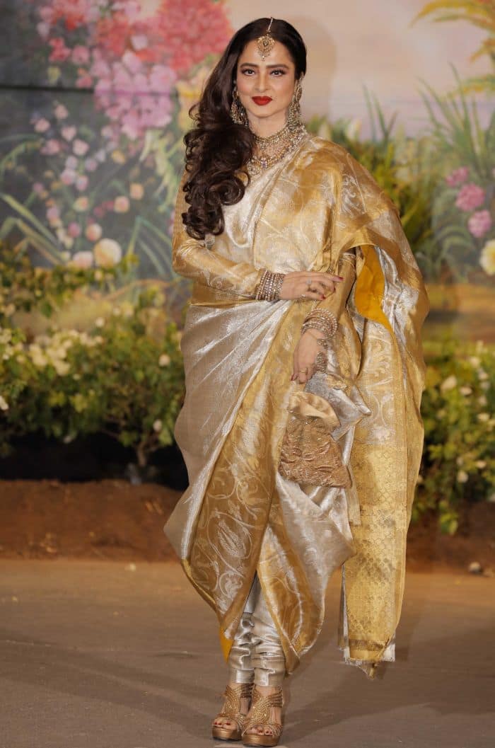 Happy Birthday, Rekha: From Kanjeevaram to Banarasi, 10 Pics That Will ...