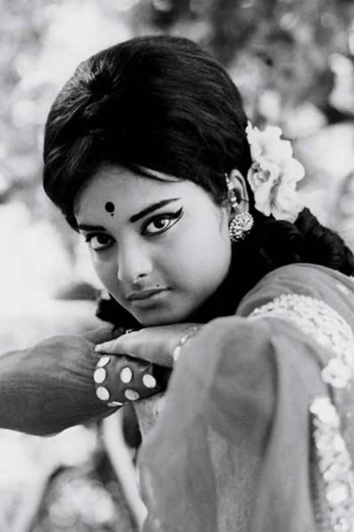 8 pictures of Rekha, portraying her journey to the title of timeless ...