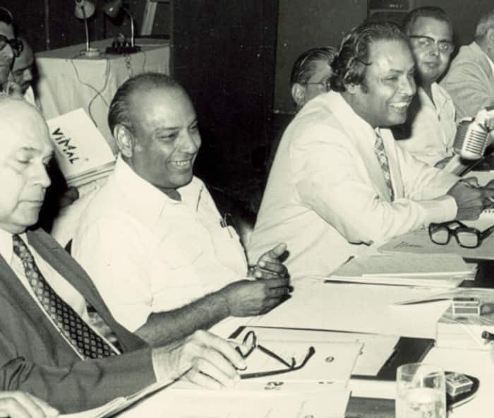 Reliance's first office: How Dhirubhai Ambani started Reliance in ...