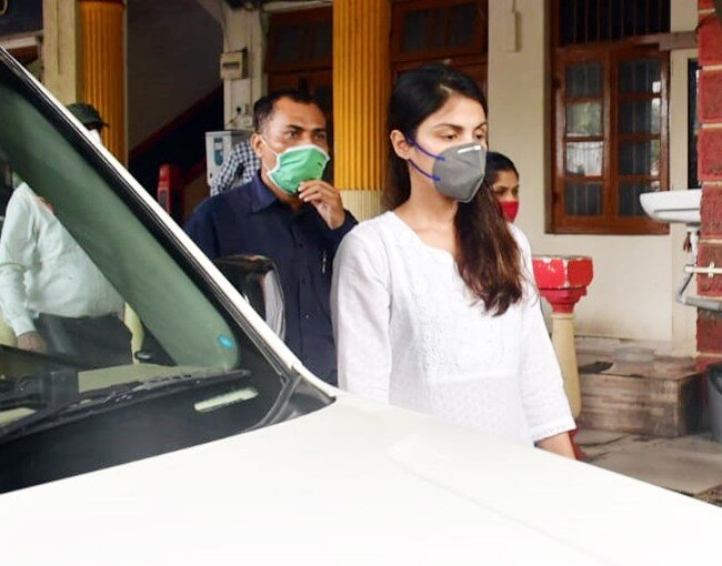Rhea Chakraborty's mother Sandhya Chakraborty speaks for the first time