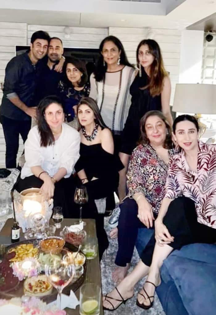 Riddhima Kapoor Sahni gets clicked with her cousins