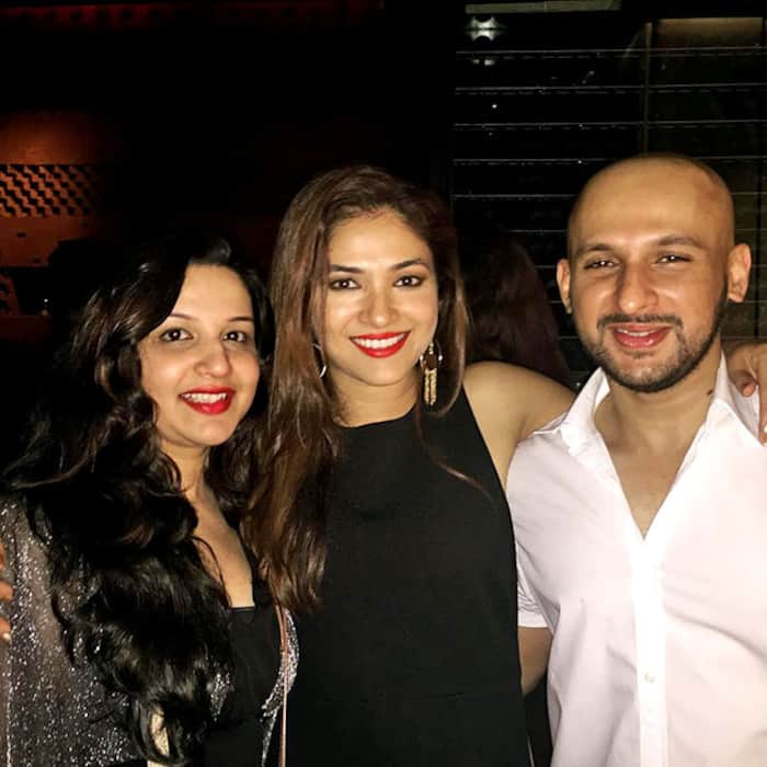 Ridhima Pandit and Eshaan Roshan with friends