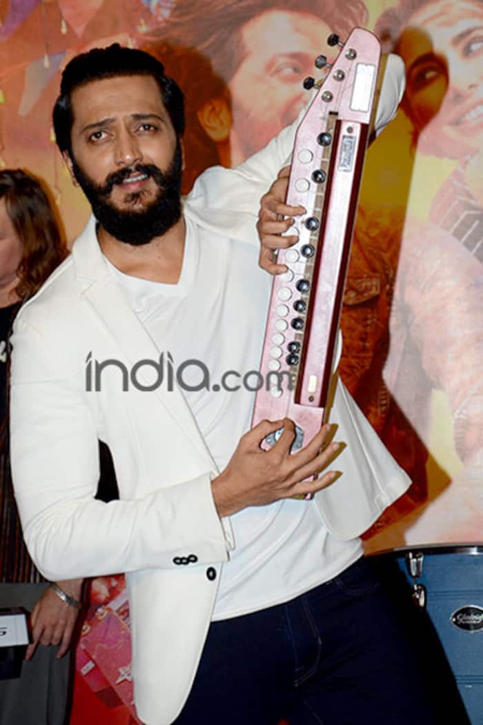 Riteish Deshmukh and Nargis Fakhri launch captivating trailer of ‘Banjo’, see HQ pics