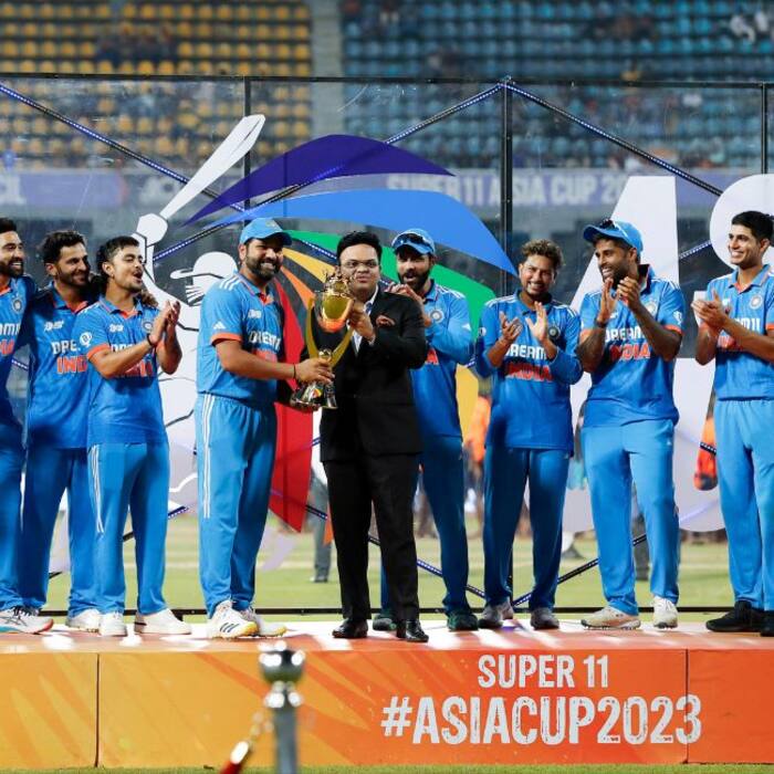 MS Dhoni holds an unbreakable record in Asia Cup, not Rohit Sharma ...