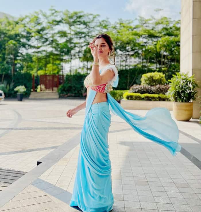 Rubina Dilaik is a Desi Diva in a Stylish And Sexy Embellished Blue ...