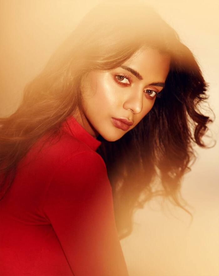 Ruhii Singh Sets The Temperature Soaring With Her Latest Pictures