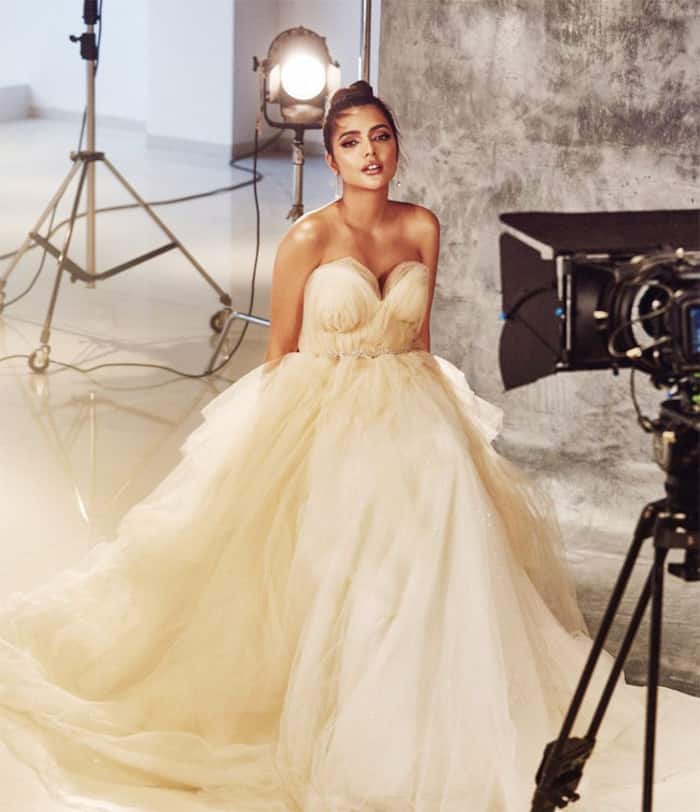 Ruhii Singh is a Glam Queen in a Strapless Gown With Plunging Neckline ...