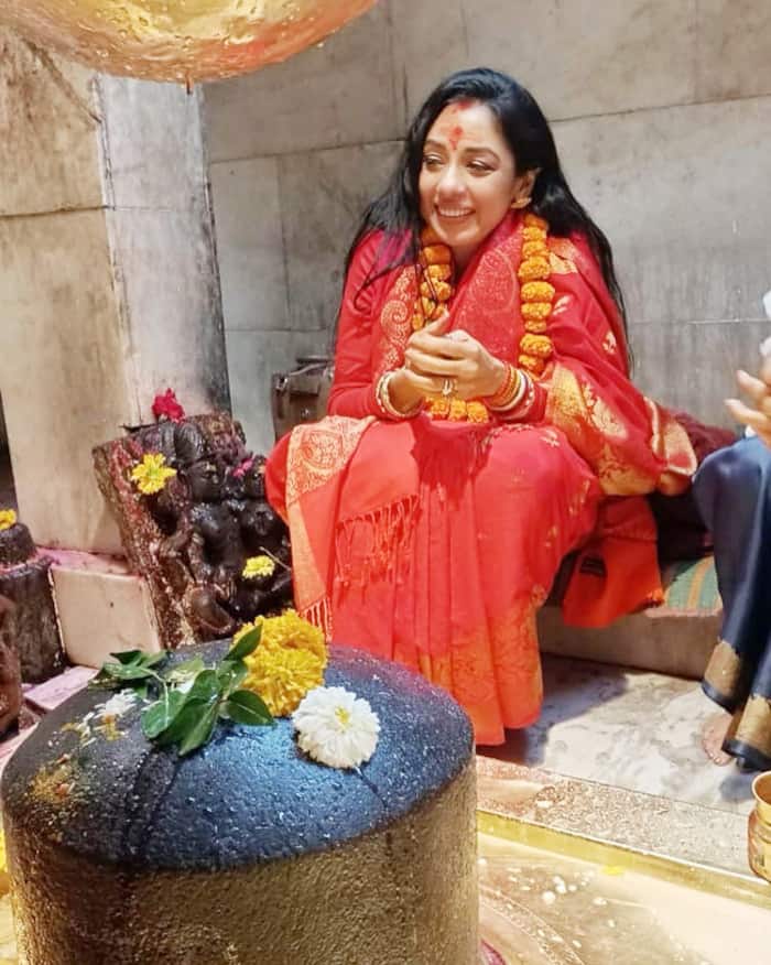 Anupamaa Actress Rupali Ganguly Prays at Ancient Mahakaal Temple l PHOTOS
