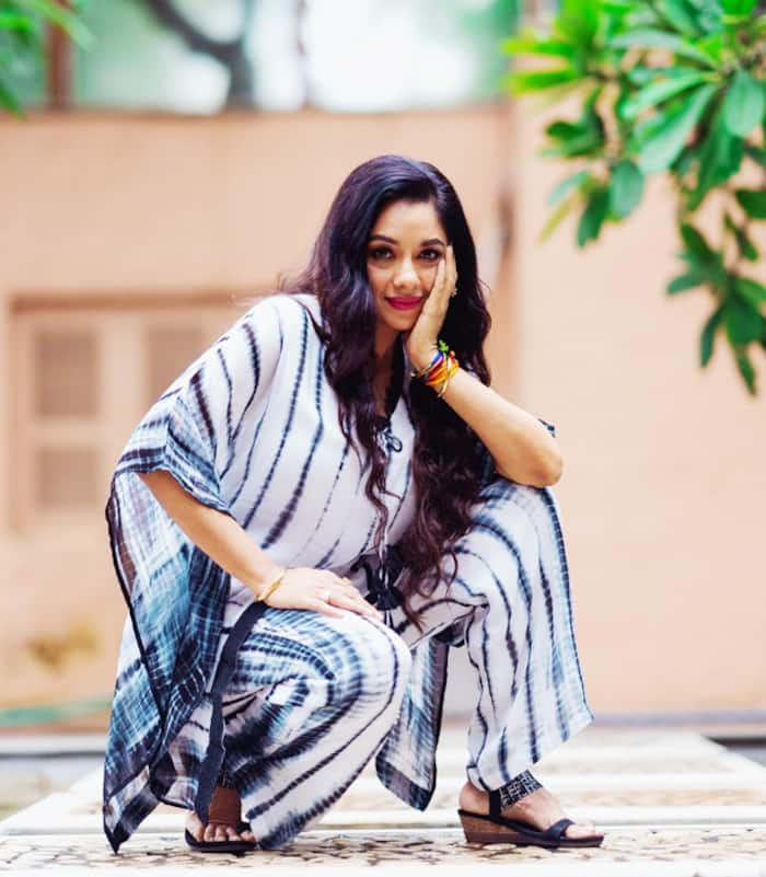 Anupamaa Fame Rupali Ganguly Looks Gracefully Sassy In Simple Ethnic ...