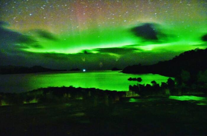 Difference between Aurora Australis and Borealis
