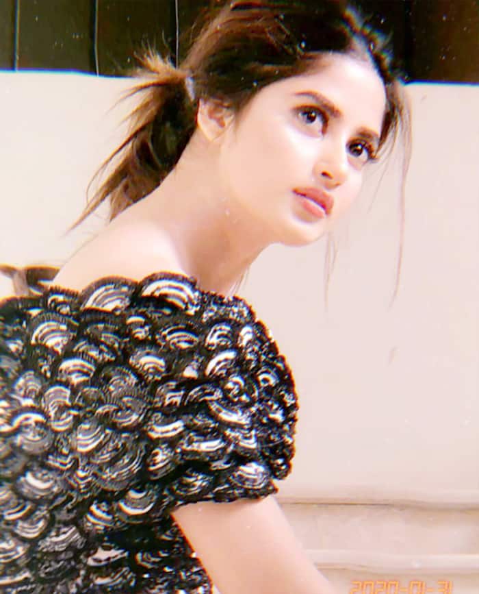 Sajal Ahad Mir Looks Pretty