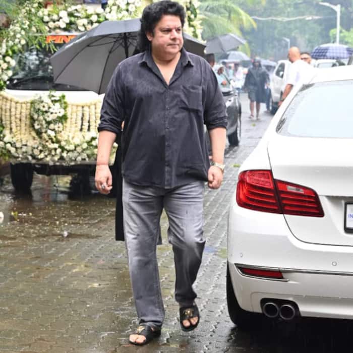 Tishaa Kumar Last Rites: Riteish Deshmukh, Farah Khan, Divya Khosla ...