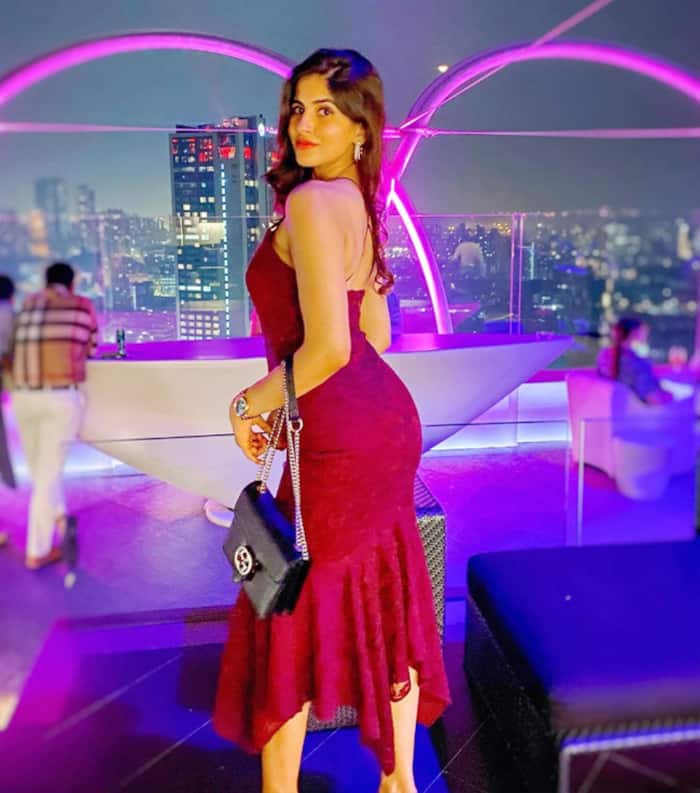Sakshi Malik Flaunts Her Curvaceous Body
