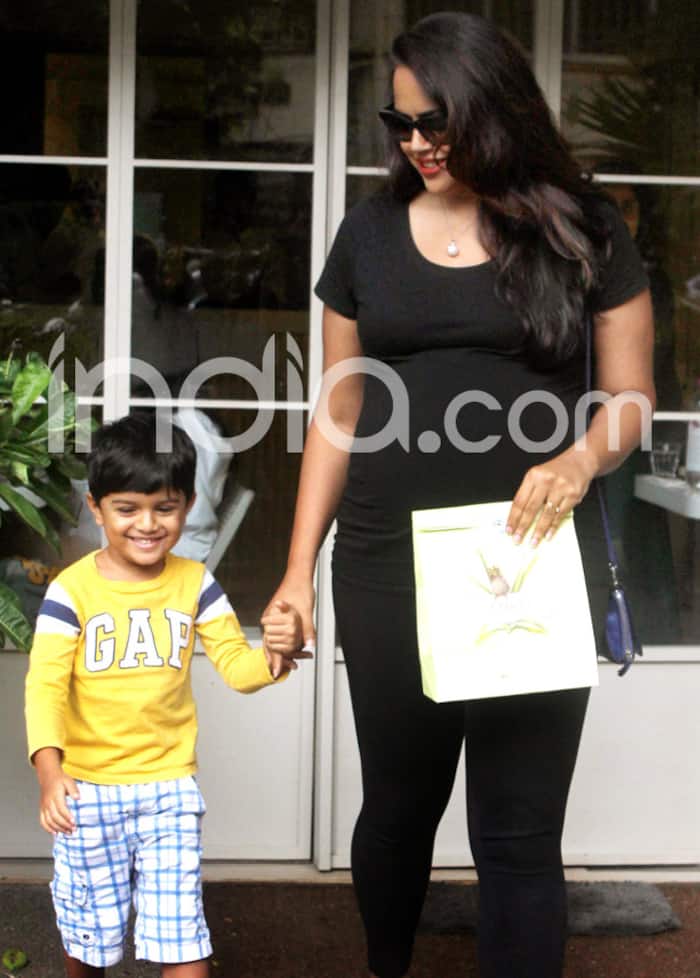 Pregnant Sameera Reddy Spotted With Son Outside Mumbai Eatery