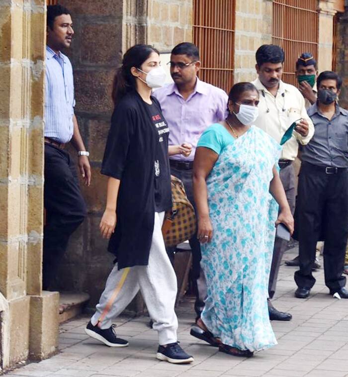 Rhea Chakraborty’s ‘Smash The Patriarchy’ T Shirt Has a Hidden Meaning