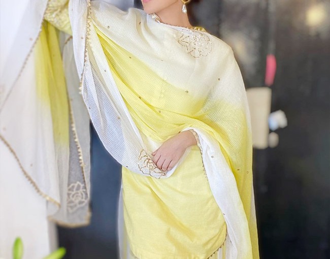 Sana Khan Sets Internet on Fire