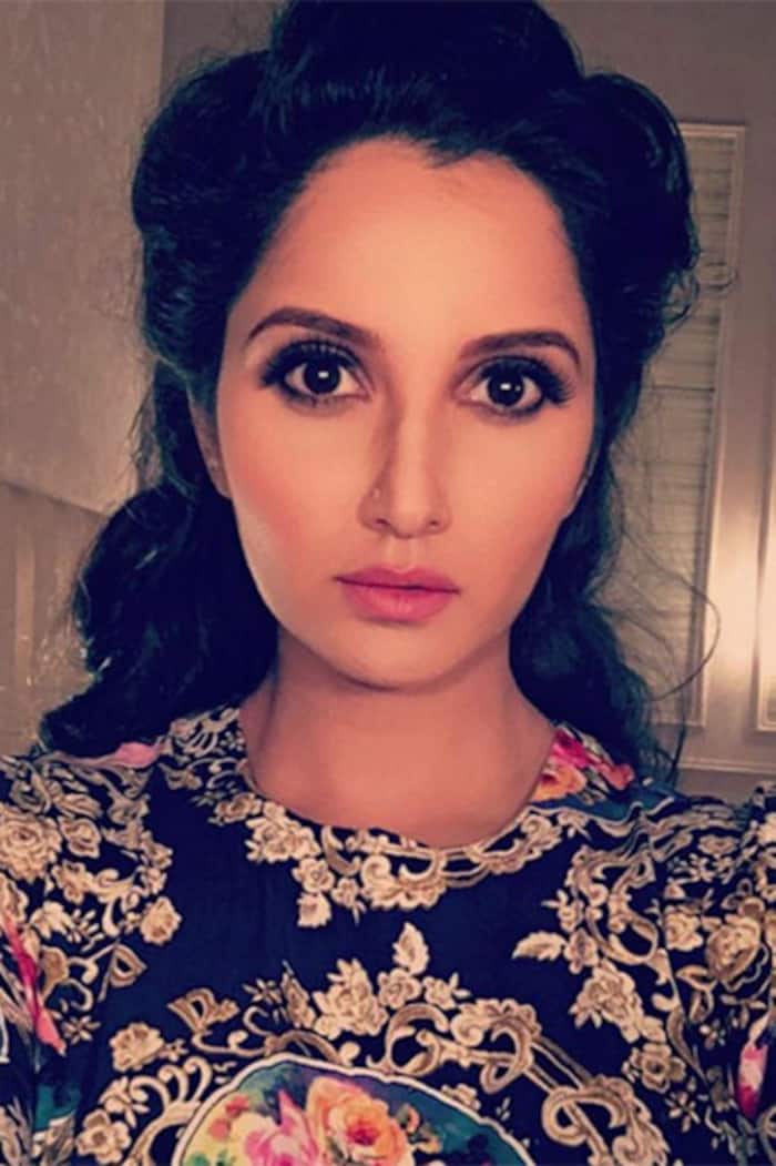Tennis star Sania Mirza looks straight out of a fairy tale in Outlook ...