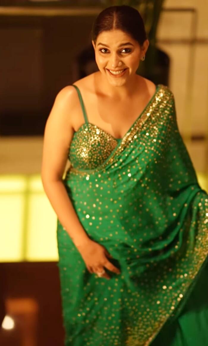 Sapna Choudhary Hot Green Saree Photos