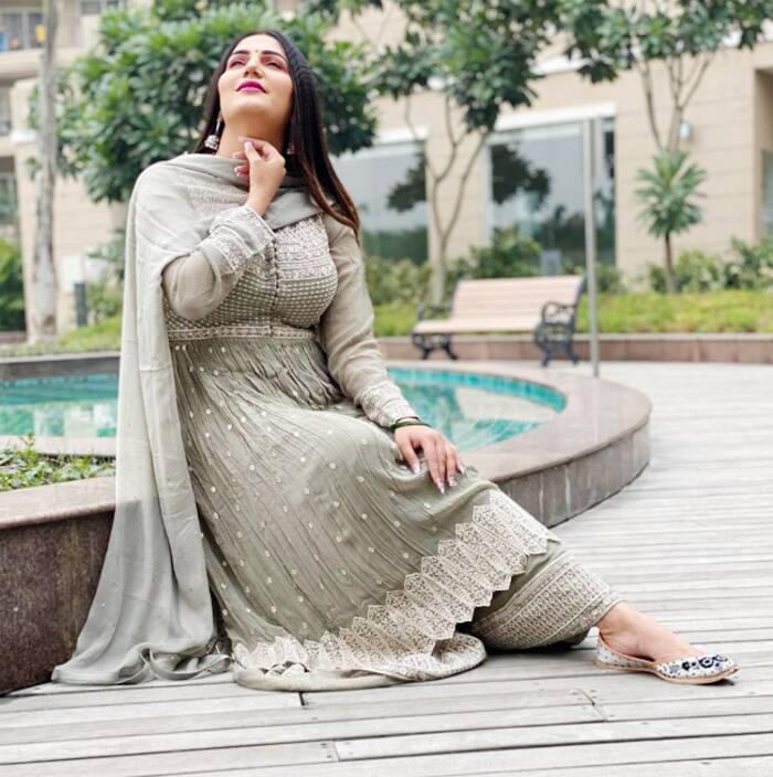 Haryanvi Dancer Sapna Choudhary Looks Drop-Dead Gorgeous in Latest Set ...