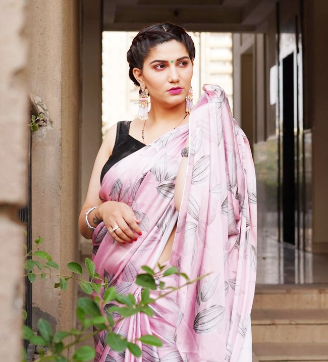 Sapna Choudhary Looks Drop dead Gorgeous